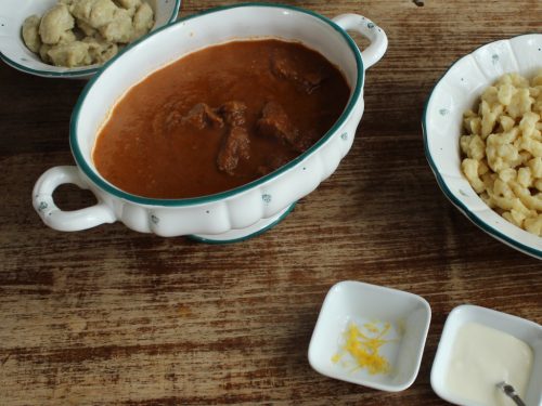 Kalbsrahmgulasch - Wagners Kulinarium